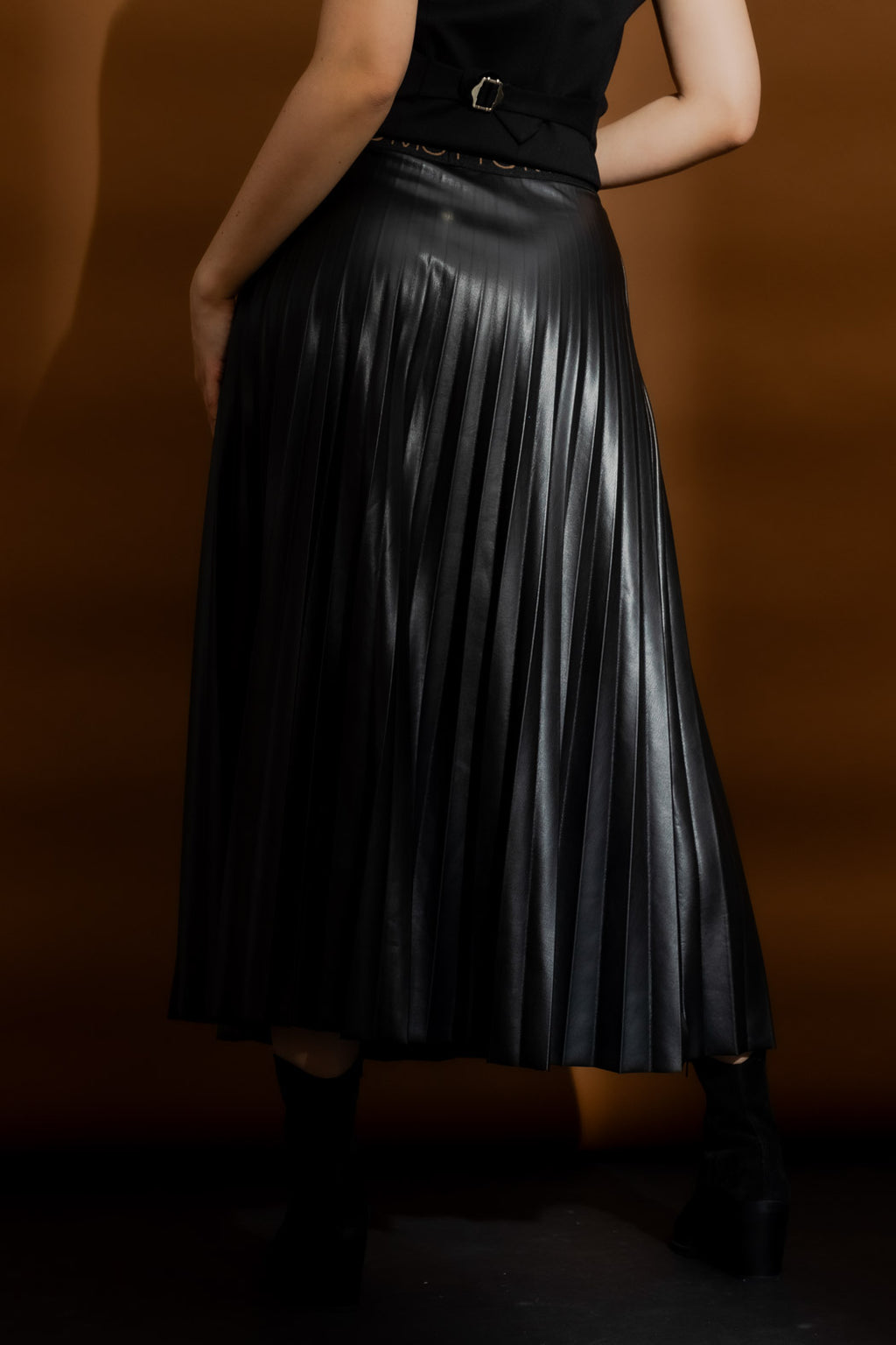 Black Faux Leather Pleat Skirt – Motto AU