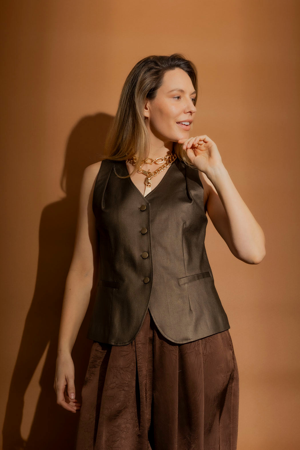Chocolate Metallic Vest – Motto AU