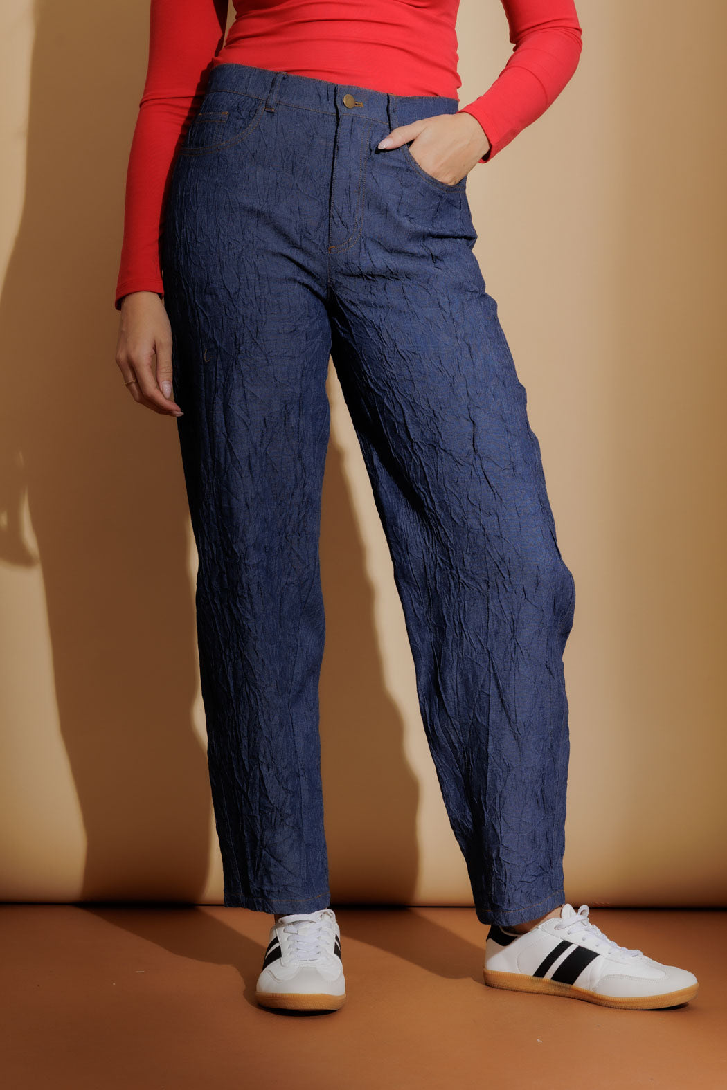 Blue Embossed Denim Barrel Jean – Motto AU
