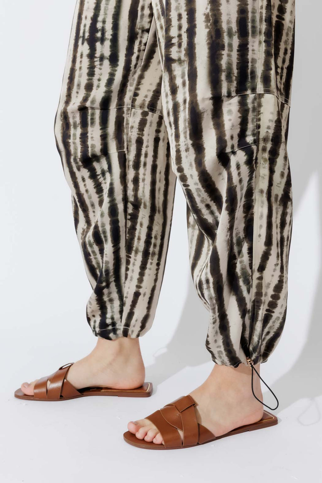 Lines Shell Pants – Motto AU