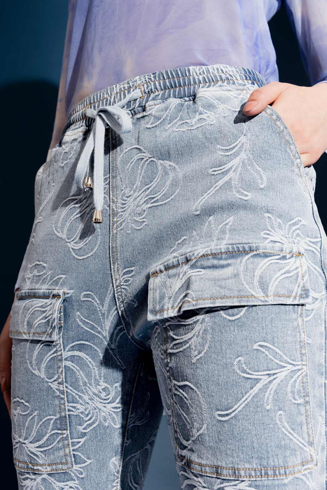 Light Denim Floral Cargo Jean Light Denim – Motto AU