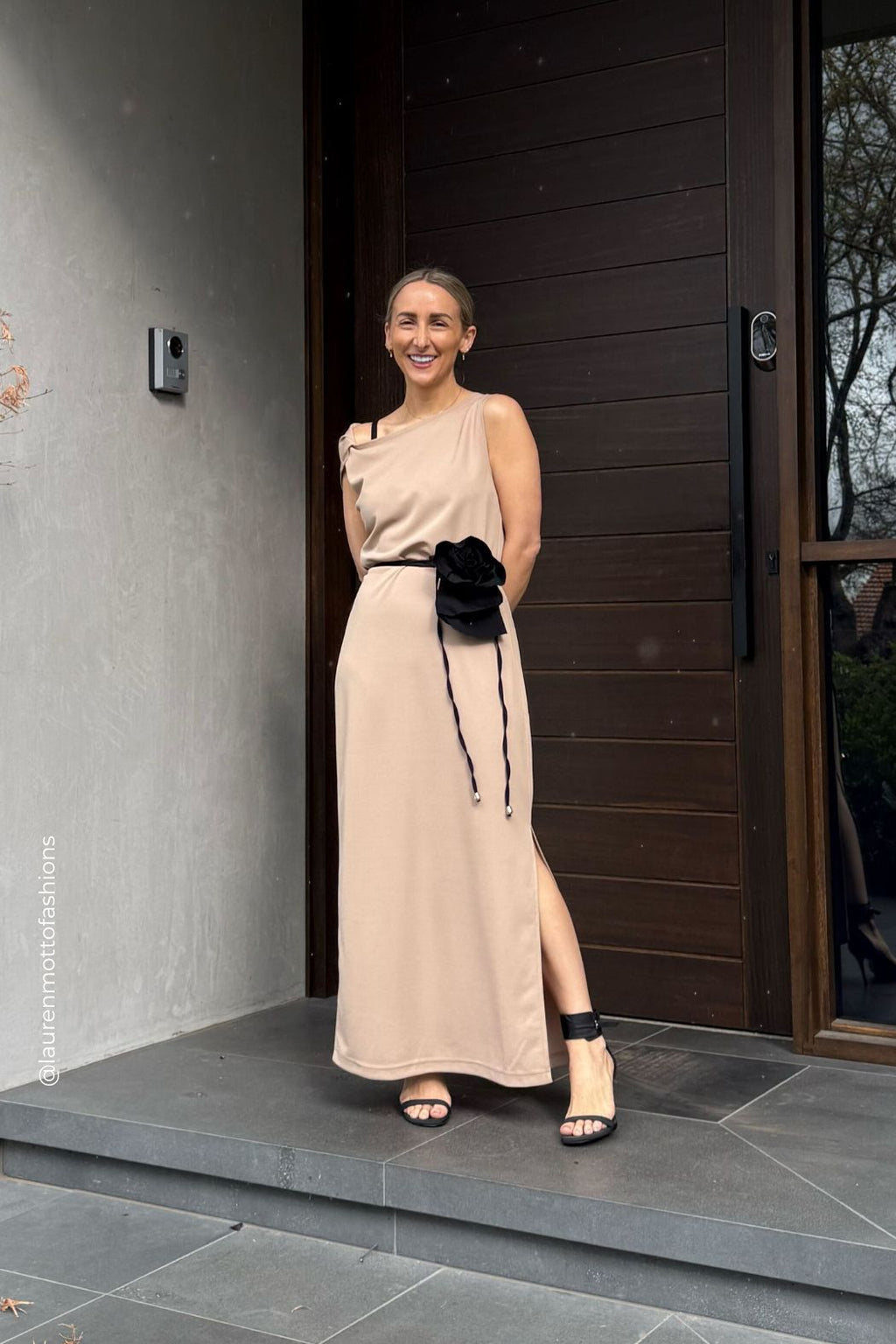 Beige Twist Shoulder Dress – Motto AU