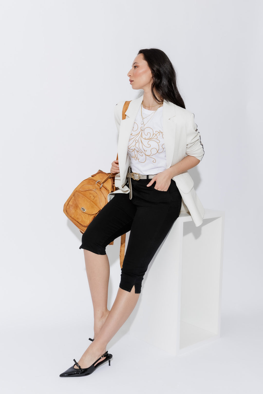 Black Denim Miracle Capri Jean – Motto AU